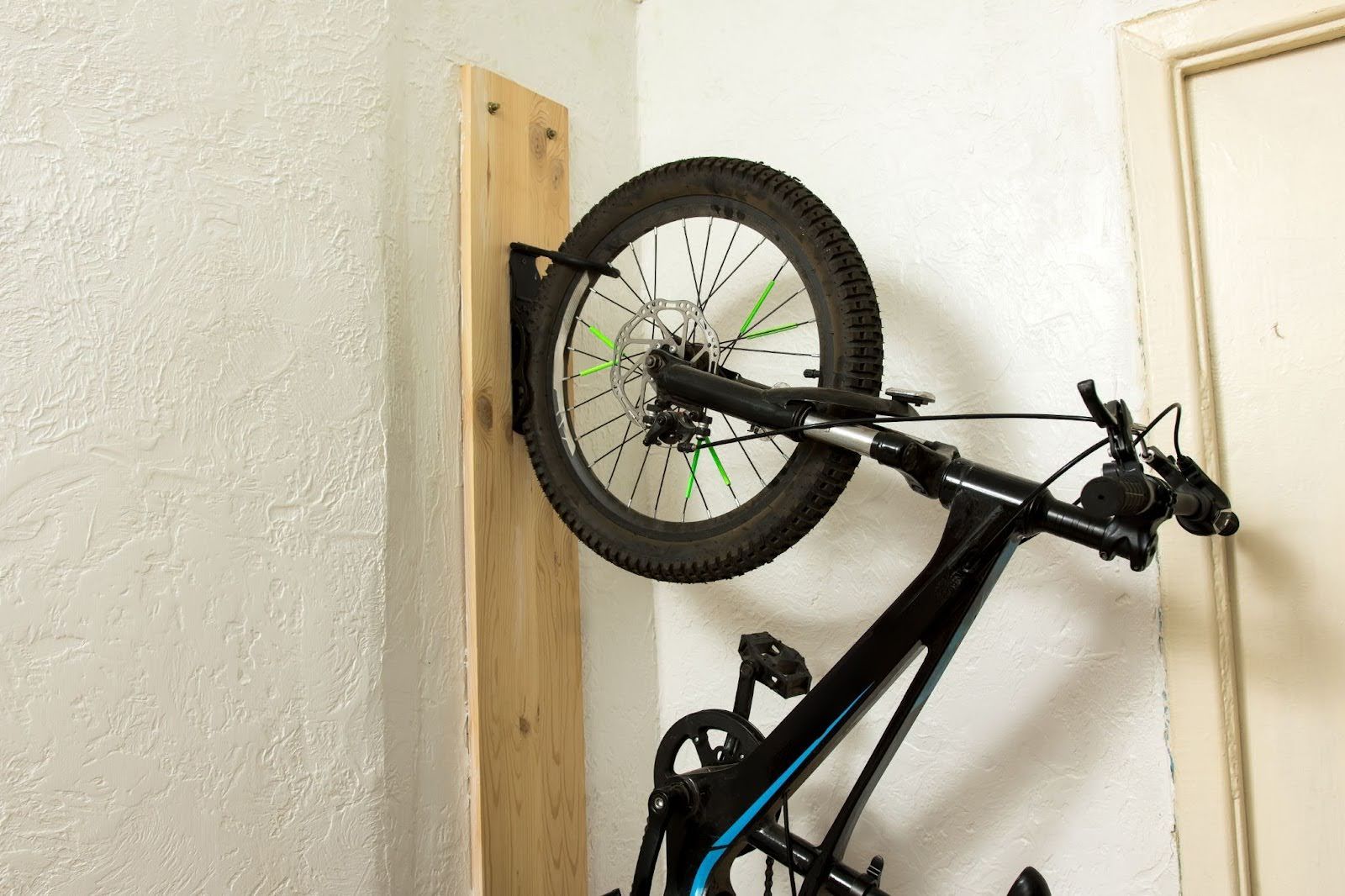 Best Bike Storage 2025: Clever Solutions for Every Space | ROUVY