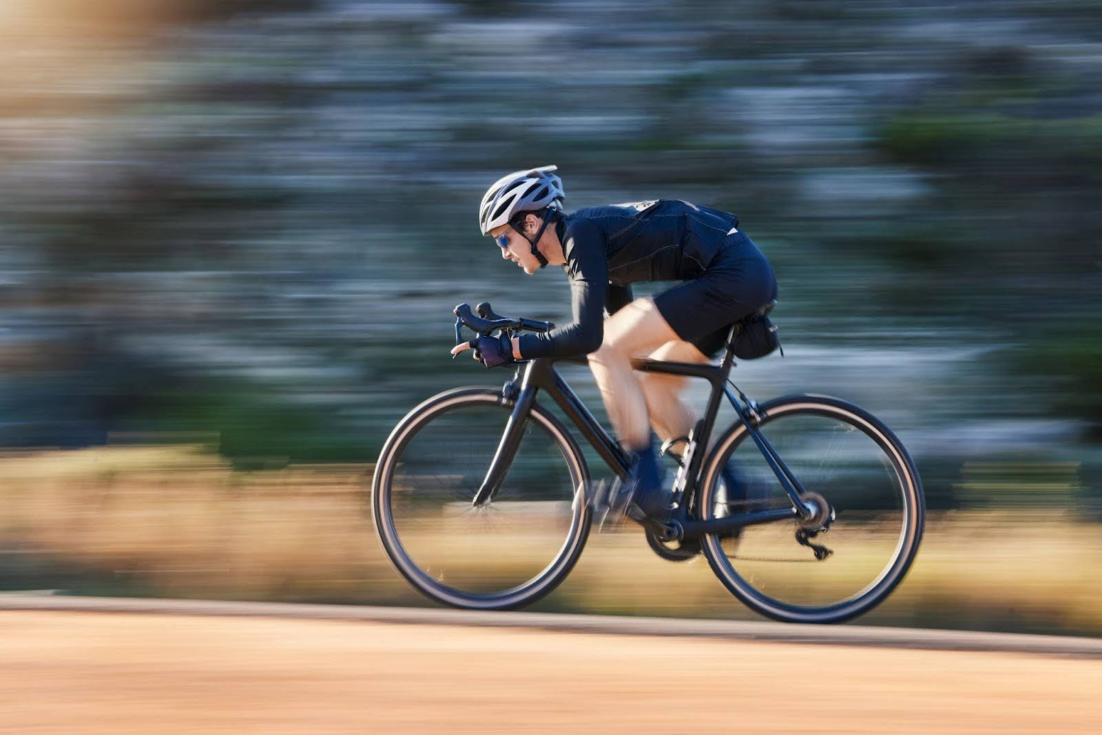 How to Increase Cycling Speed: Tips & Workouts | ROUVY
